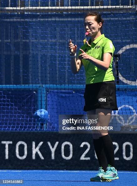 Chinese Umpire Liu Xiaoying Awards A Goal During The Womens Pool A News Photo Getty Images