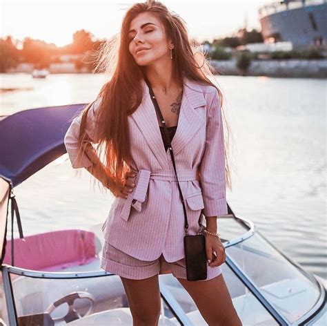 Чехол на ремешке Айфон Fashion Wrap Dress Dress