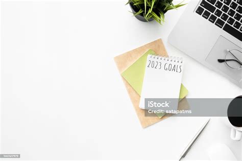 2023 목표 텍스트가있는 노트북은 새해 결의안과 계획을 적용하기 위해 텍스트로 제공됩니다 0명에 대한 스톡 사진 및 기타 이미지 Istock