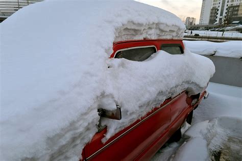 Угадаете, что за машина прячется под снегом? Раунд 2