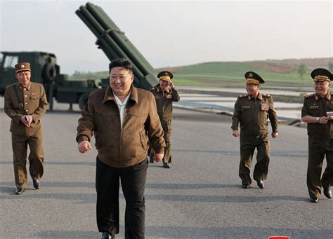 کیم جونگ اون کره شمالی سرعت تبدیل شدن به ابرقدرت نظامی و هسته‌ای را