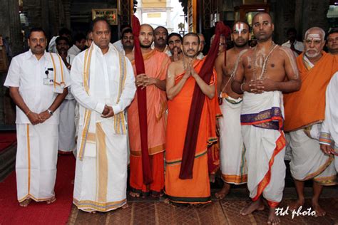 Chief Pontiff Of Sri Palimaru Mutt Udipi Offered Prayers To Lord