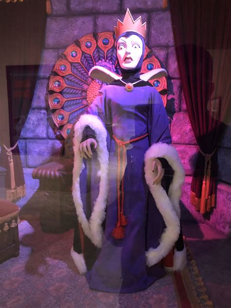 Snow White Queen Disneyland