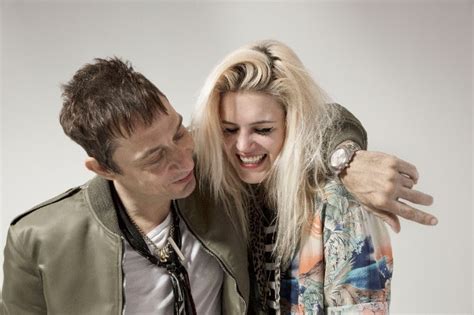 The Kills Faz Cover Acústica De Desperado” De Rihanna Rolling Stone