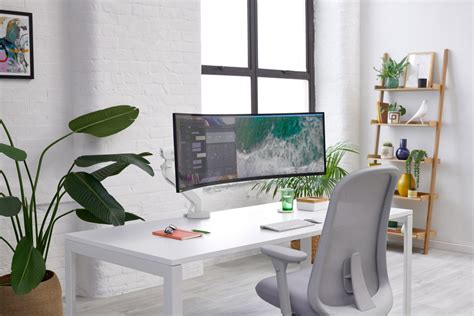 Colebrook Bosson Saunders Designs Flexible High Load Monitor Arm