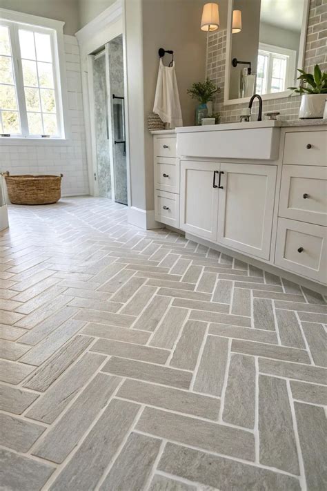 14 Stunning Gray Bathroom Tile Ideas