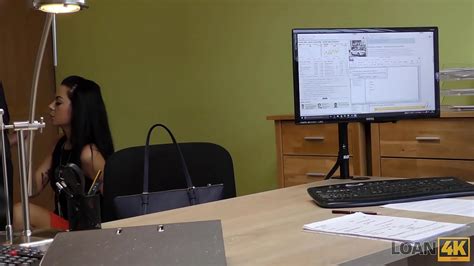 Loan4kand Amazing Bombshell Doesnt Mind Using Her Hotness To Make Cash