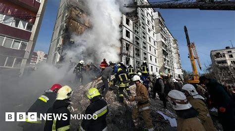 Una Ola De Ataques Con Misiles Rusos Contra Ciudades En Ucrania Deja Al