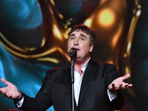 Веселин Маринов За изгубената любов семейството и уроците на времето Звезди Woman Bg