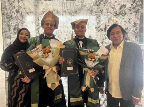 Jauh Dari Kesan Glamor Ini Adalah 5 Potret Sederhana Keluarga Komeng Calon Anggota Dpd Ri