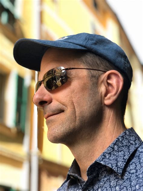 About Kent Mitchell Medium