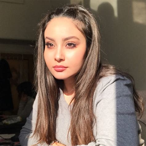 Niloofar Moradi Graphic Designer Buchverlag Porteghaal Xing