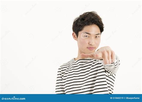 Junger Asiatischer Mann Der Auf Sie Zeigt Stockbild Bild Von Finger