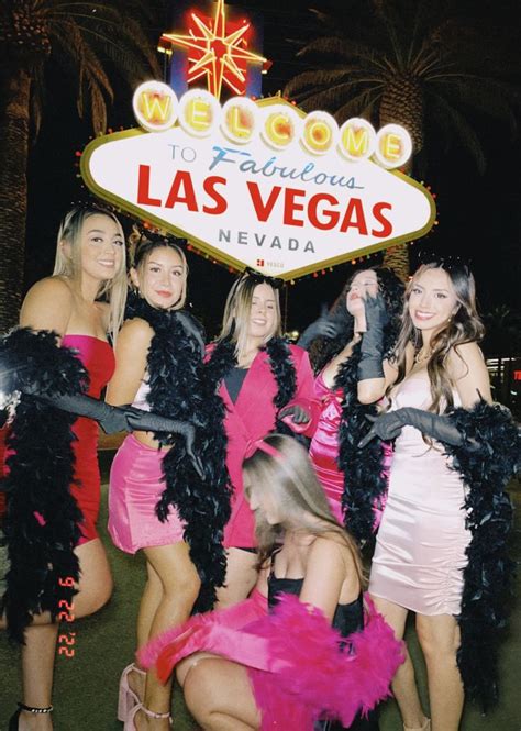 Vegas With The Girls💗🖤 Las Vegas Outfit Vegas Outfit Las Vegas Party