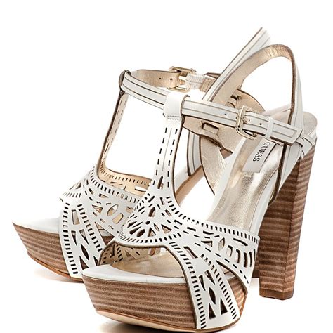 Босоножки GUESS