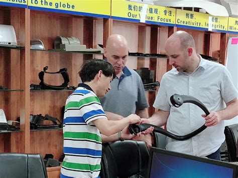 精密医疗模具 汽车模具 塑胶注塑 双色三色模 压铸冲压模具 东莞瀚艺模具制造工厂