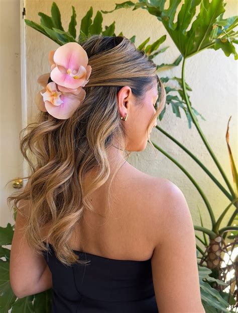 Cute Flower Hair Clips For Easy Flower Hairstyles And Summer Looks