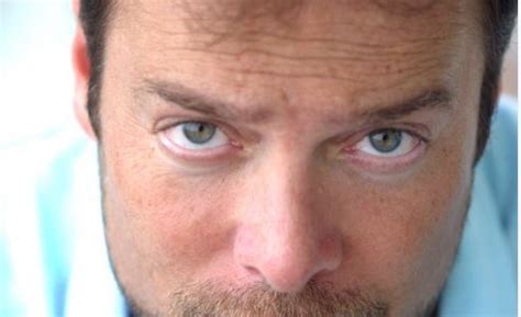 El Escritor Colombiano Juan Carlos Botero Reaparece Con Los Hechos Casuales Una Novela Con