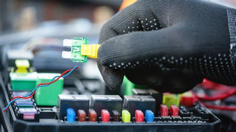 How To Check A Car Fuse Without A Multimeter 3 Proven Methods [2025