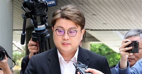 기부 아닌 쓰레기 떠넘기기 100억 기부 김호중 팬클럽 75억원은 앨범기부