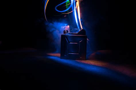 연료 컨테이너 제리칸 가솔린 디젤 가스 용 캐니스터 내화성 저장 탱크 0명에 대한 스톡 사진 및 기타 이미지 0명 가솔린 가스 캔 Istock