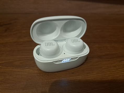 Jbl By Harman Live Free Nc Wireless Earbuds Active Noise Cancelling Wireless Charging Audio