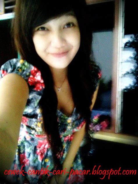 Cewek Cantik Cari Pacar