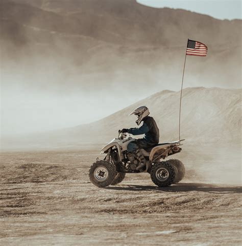 Best Whip Flags For Atv Utv And Off Roading In 2026