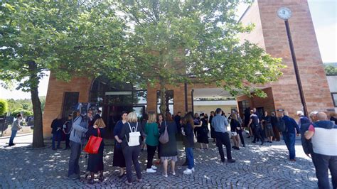 Близки и приятели изпратиха Борислав Зюмбюлев в последния му път СНИМКИ Nova