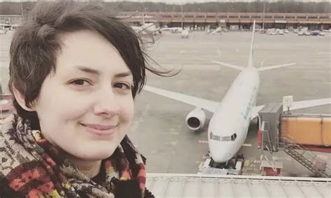 Γυναίκα τα χάλασε με το Boeing 737 που τα είχε αλλά υποστηρίζει πως