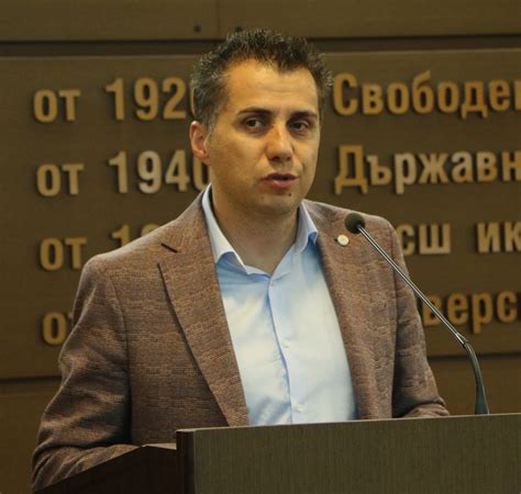 УНСС Абсолвентите бакалаври и магистри от катедра „Икономика на транспорта и енергетиката