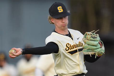 Watch Starkville Star Ethan Pulliam Launches Walkout Homer In 4 3 Win Over Tupelo To Open