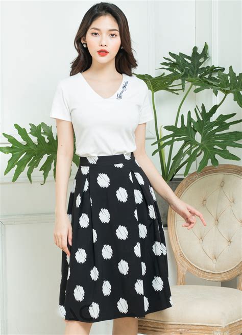 Hình ảnh gái xinh mặc váy xếp ngắn cực đẹp Thủ Thuật Phần Mềm