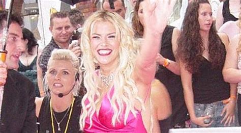 Anna Nicole Smiths Diet And Weird Foods She Used To Eat