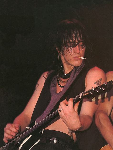 Izzy Stradlin Crue Motley Cantantes De Rock Poses