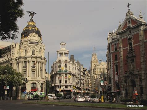 Edificio Metrçopolis A La Izda Y Edificio Grassy A La Dcha Gran Vía