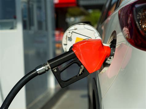 Купить топливо в Украине АЗС повысили цены на бензин и дизель что с автогазом