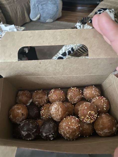 [i Ate] Tim Bits R Food