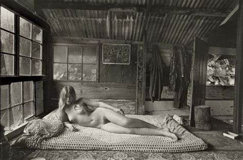 Commune Hippie Chick 1969 Titsnass