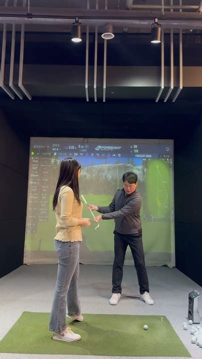 골프레슨 다운스윙 하체가 리드할 때 상체도 따라온다 Shorts Golf Youtube