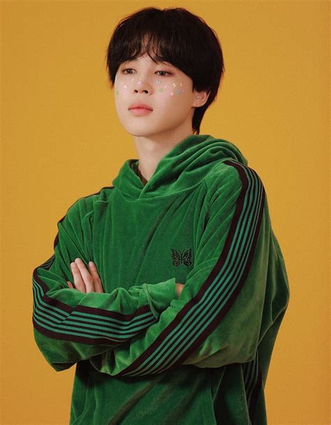 팬들은 지민의 생일을 맞아 생일 케이크도 함께 전달하며 지민의 생일을 맞아 우리 프로젝트에 참여해주신 모든 기부자분들께 감사드리며 당신의 인생에 행운이 가득하길