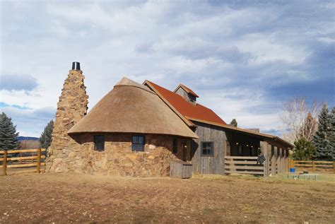 Vernacular Architecture Celebrating Local Traditions And Materials Rtf Rethinking The Future