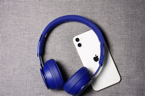 Beats Solo Pro Review A Different Beats Sound Eftm