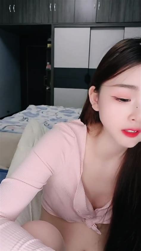 【小嫩妹】 校花学生妹身材颜值爆表道具自慰狂喷水 6 Eporner