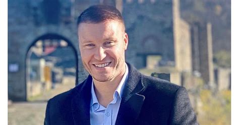 Певецът Артьом Анатолиевич Арти Много страдах без сина си в Един за друг