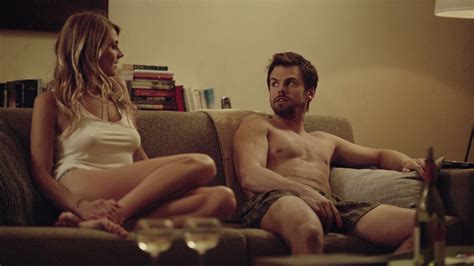 Nackte Eliza Coupe In Casual