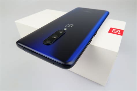Oneplus Pro Unboxing Oneplus Goes Big Huge Pricier And Better Specced Video