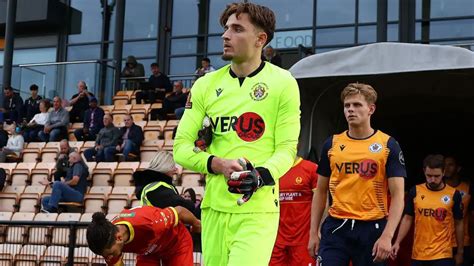 Arsenal Goalkeeper Hubert Graczyk Joins Slough Town