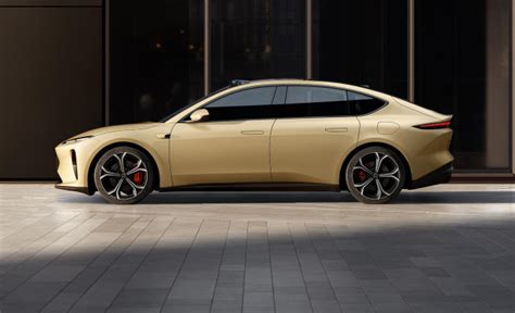 Nio Et5 Chinas Sporty Looking Model 3 Rival Offers Battery Swapping