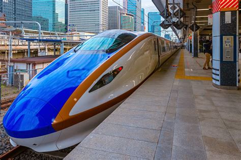 기차역에서 일본 신칸센 고속열차 0명에 대한 스톡 사진 및 기타 이미지 0명 Hayabusa Shinkansen 급행
